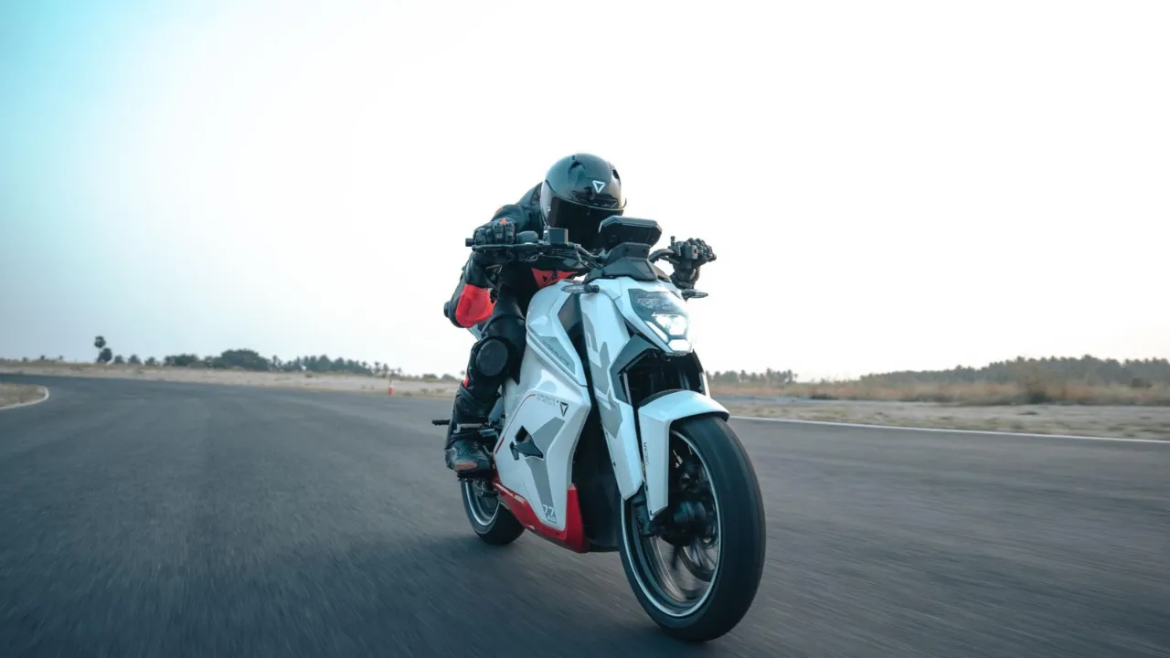 Ultraviolette F77 SuperStreet vs Petrol Bikes: Game-Changing Electric ...